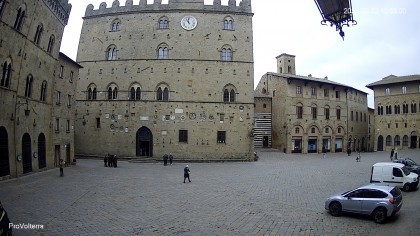 Volterra - Piazza dei Priori, Italy - Webcams