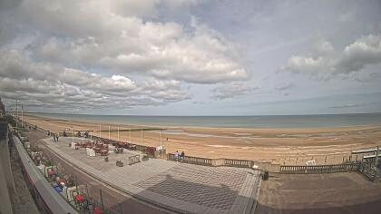 Cabourg - Seafront promenade, France - Webcams