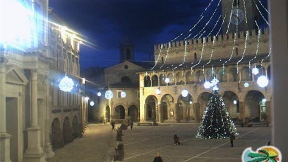 Offida - Piazza del Popolo, Włochy - kamery internetowe, webcams